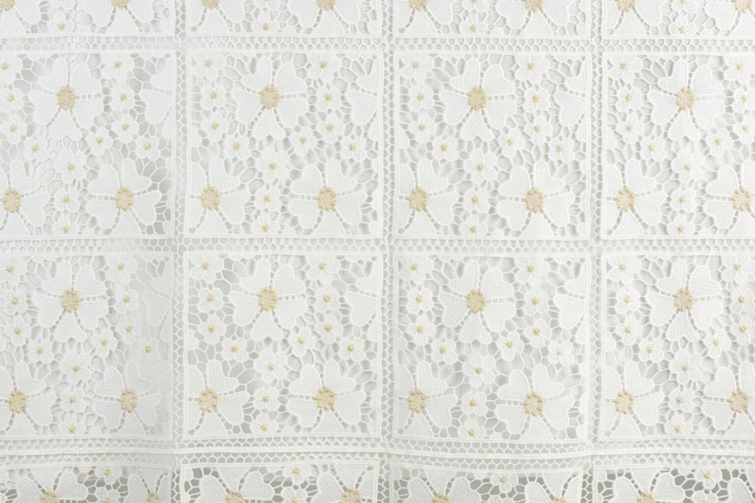 Lace Topper - Floral Square - ELEGANT EDGE